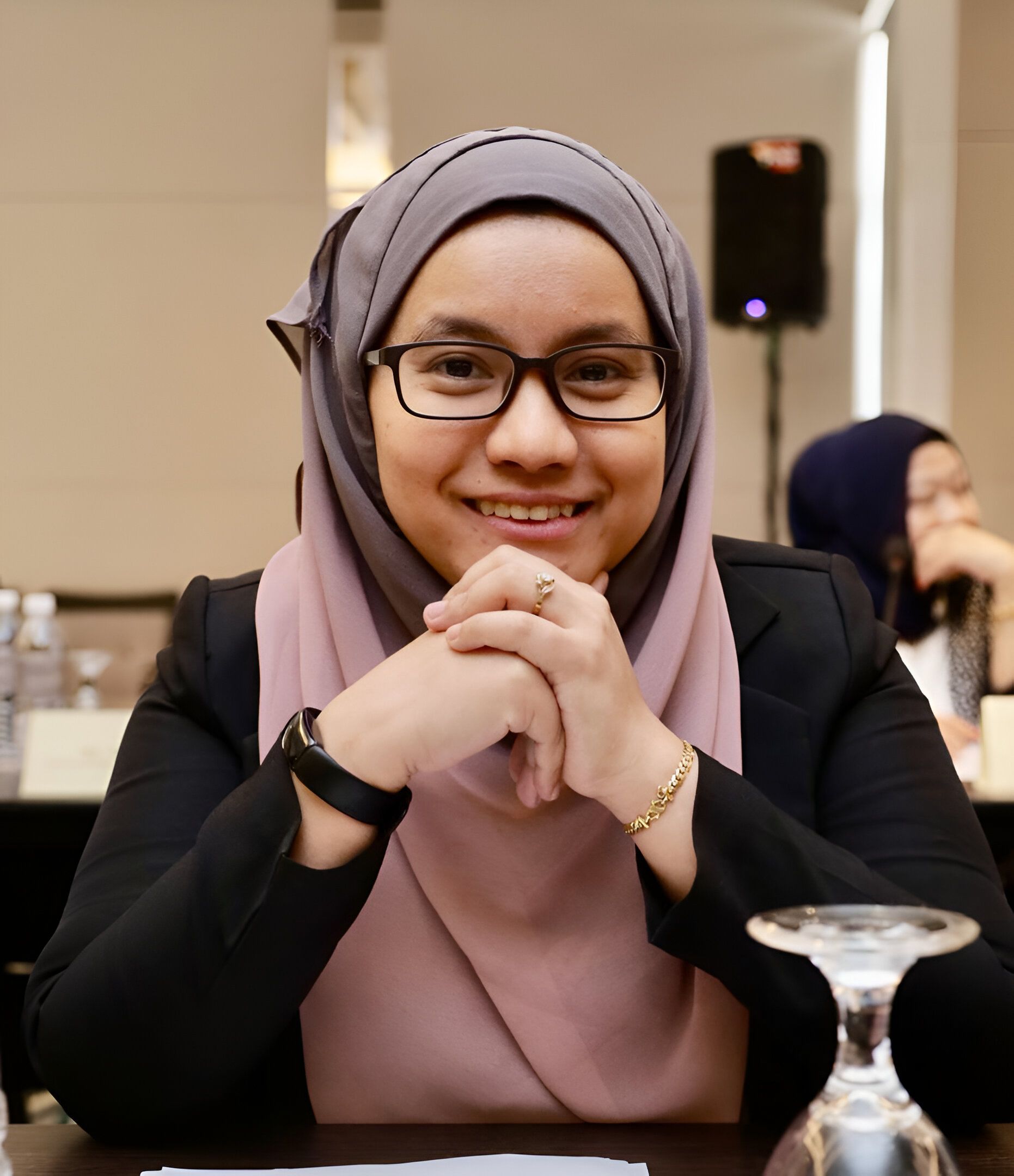 Suri Rumah Poket Tebal